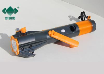 Cina Finestra di automobile multifunzionale portatile del martello di sicurezza che rompe strumento con illuminazione in vendita