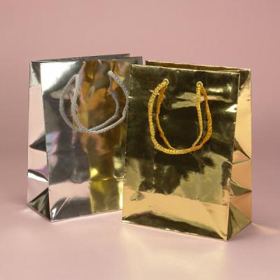 Cina L'oro/regalo di carta metallico dei gioielli insacca i totalizzatori europei di carta biodegradabili in vendita