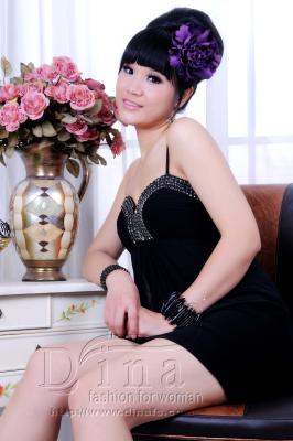 中国 オーガーのストラップレスの女性普段着、流行のセクシーで黒い包帯の服を置いて下さい 販売のため