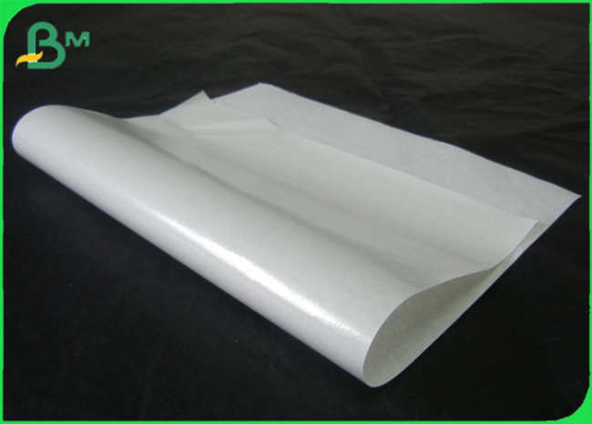 35gsm στο στιλπνό Greaseproof μίας χρήσης ρόλο τυλίγοντας εγγράφου σάντουιτς 65gsm
