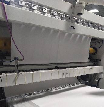 Cina Tessuto di carta di HMI 4KW che converte macchina 1200sheets/min in vendita