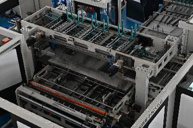 中国 機械を作るISO9001二重層50packs/Minのトイレ ットペーパー 販売のため