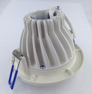 Cina la pannocchia a 6 pollici 18W ha condotto Downlight il lm 1300, inclina l'ufficio principale 60 ° Downlights in vendita