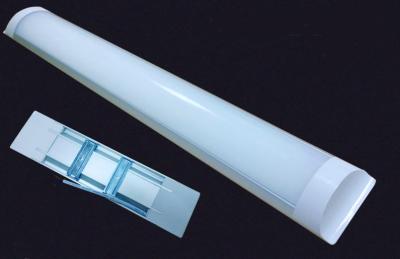 Cina Luci regolabili di colore LED Batten in vendita