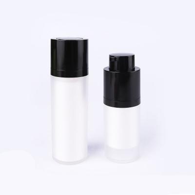 Κίνα Πλαστικά μπουκάλια Forsted 15ml 30ml 50ml για τα καλλυντικά με το μαύρο υλικό αντλιών PMMA προς πώληση