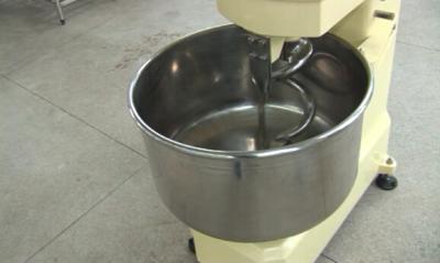 China 50kg de spiraalvormige Machine van de Bloemmixer voor Brood die Productielijn maken Te koop