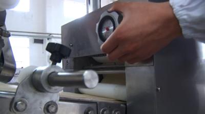 Cina Attrezzatura continua di produzione alimentare del laminatoio della pasta della pizza in vendita