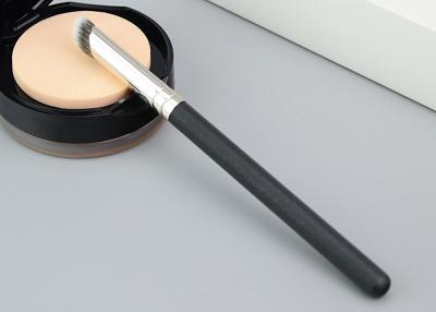 Chine Brosses à angles en gros de maquillage de crayon correcteur de tampon de doigt avec le logo adapté aux besoins du client par cheveux synthétiques à vendre