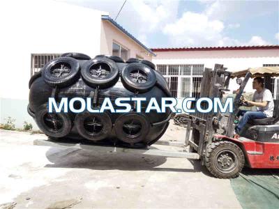 China Molastar modificó natural para requisitos particulares antienvejecedor para el tipo defensas marinas de goma neumáticas de Yokohama de la nave en venta