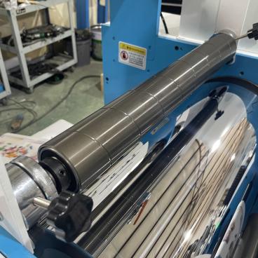Roll To Roll Pre Coating Film Laminating Machine Oil Pressure Constant
