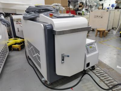 China Handheld Laser Weld Clean Machine 1000W 1500W 2000W 3000W Optional Double Wobble Auto Wire Feeder and HIGHYAG Laser Head for sale