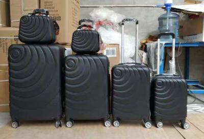 Cina Hot Selling Password Unlock Silent Metallic PC Travel Luggage Set For Outdoor in vendita