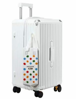 Cina New Design Factory Wholesale Large Capacity Suitcase Carry On Luggage PC ABS Hard Shell Spinner Wheels Combination Lock in vendita