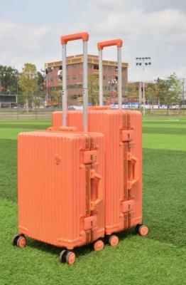 Cina High-End Custom Travel Luggage Sets 20'' 24'' 28'' ABS PC Aluminum Suitcase Business Check-In Luggage in vendita