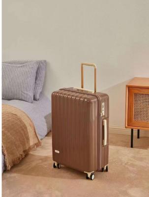 Cina Rose Gold Cute Trunk For Girls Travel Luggage Bag Business Large Checked Fully Collapsible With Tsa Approved Lock Suitca in vendita