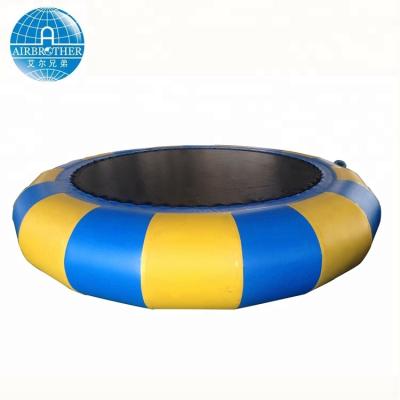 Cina 0.9mm Thickness Strong PVC Factory Custom Cheap Inflatable Water Trampoline in vendita