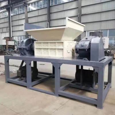 Chine Machine de concassage de métaux industriels à double arbre de type plastique en PP pour le déchiquetage des déchets automobiles à vendre