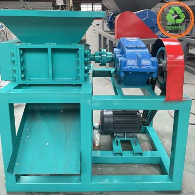 Chine Travaux de personnalisation non standard Grâce à une déchiqueteuse à moteur unique à double arbre à vendre