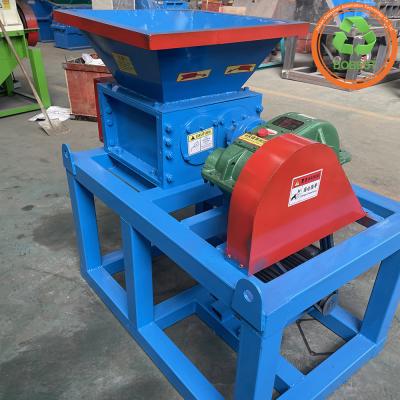 Chine Déchets de concassage de bois à double arbre à moteur unique déchiqueteur à haute charge PVC HDPE PP PET à vendre