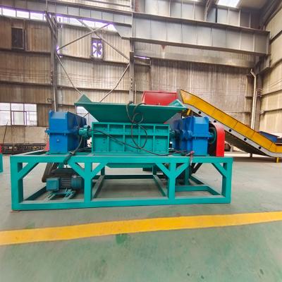 Chine 1 cm à 5 cm couteau de maintien épaissie feuille de carrosserie en bois pneu déchets de recyclage machine à déchiqueter à double arbre à vendre