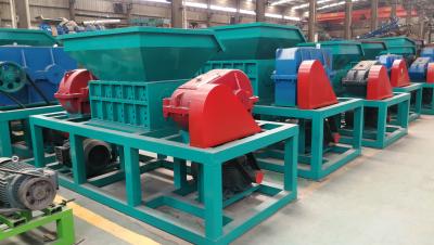 Chine 2100x1000x1650MM double arbre puissant à couple élevé Machine de déchiquetage de matières plastiques à vendre