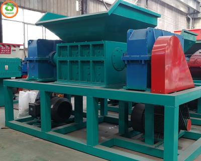 Chine Déchiqueteuse à double moteur à double arbre pour le recyclage des déchets de PVC HDPE PP PET à vendre