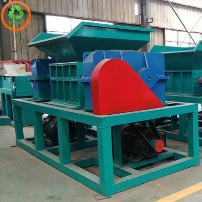 Chine Déchiqueteuse à double moteur à double arbre 300-500 kg/h Capacité de production à vendre