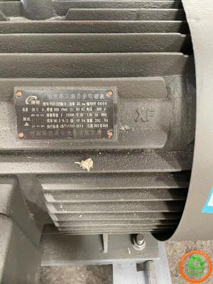 Chine 15-24RPM Vitesse faible consommation d'énergie Double moteur déchiqueteuse pour PVC HDPE PP déchets PET à vendre