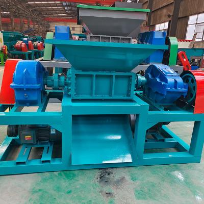 Chine Déchiqueteuse à double moteur à grande vitesse de 15 à 24 tours par minute pour les déchets de bois et de paille en plastique à vendre