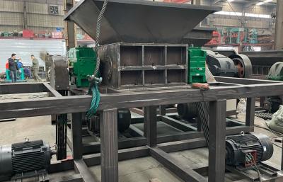 Κίνα 1000KG/H χωρητικότητα Twin Shaft Hub Shredder για την εξασφάλιση των αποβλήτων ρούχων και πλαστικών προς πώληση