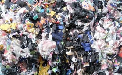 Κίνα 1000KG/H χωρητικότητα Twin Shaft Hub Shredder για την εξασφάλιση των αποβλήτων ρούχων και πλαστικών προς πώληση