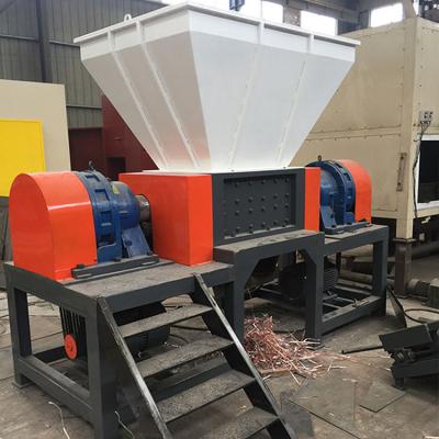 Chine Recyclage de sacs jumbo en PP déchets métalliques pneus déchets plastique bois déchiqueteuse à double arbre à vendre