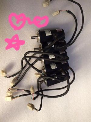 중국 새로운 야스카와 SGM-01U3B4L AC 서보 모터 100W 200V 0.87A 3000RPM 판매용