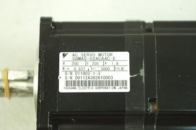 China Yaskawa SGMAS-02ACA4C-E AC SERVO MOTOR 200W 200V 3000RPM 1.9A NOVO à venda