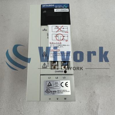 Cina MR-J2S-70B-PY135U054 Mitsubishi Servo drives industriali a 3 fasi 750W NUOVO in vendita