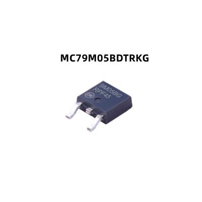 Cina MC79M05BDTRKG ha stampato 9M05BG il regolatore lineare della toppa TO252 (LDO) Vin=-35V Vout=-5V 500mA in vendita