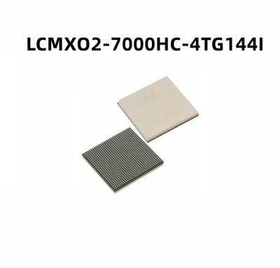 Cina LCMXO2-7000HC-4TG144I FPGA - VELOCITÀ dell'ingresso/uscita programmabile 3.3V 4 di Arreglo de puerta de campo 6864 LUTs 115 in vendita