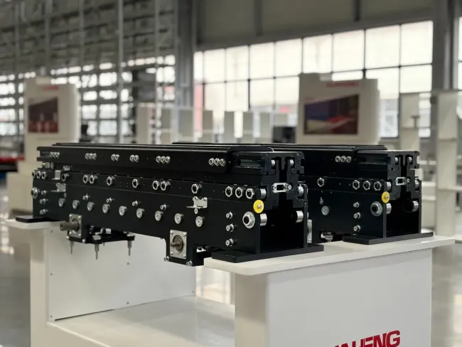 Hfta210X90X205-2h-Dm-2z 1450*1550*1650 Pallet Type Double Motor Double Deep Position Fork