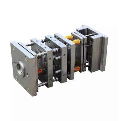 Cina Mini Plastic Injection Mold Ejector ha fatto un passo muffa diritta P20 in vendita