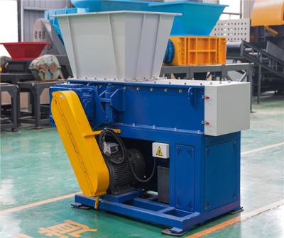 Chine Machine de concassage de plastique Déchiqueteur de bouteilles en PET pour le recyclage Poids T 2.5 à vendre