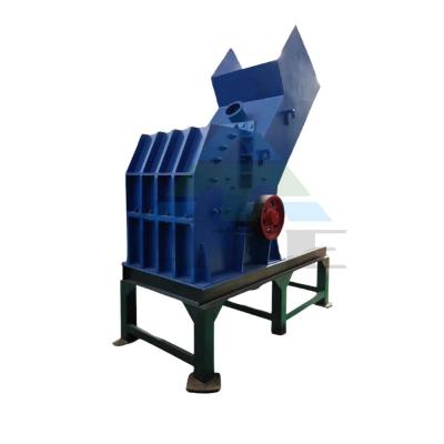 Chine Grand broyeur à moteur à courant alternatif pour machine de concassage de plaques d'acier à ferraille multifonctionnelle à vendre