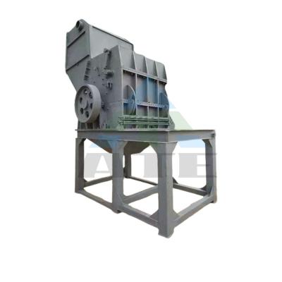 Chine Grand broyeur à moteur à courant alternatif pour machine de concassage de plaques d'acier à ferraille multifonctionnelle à vendre