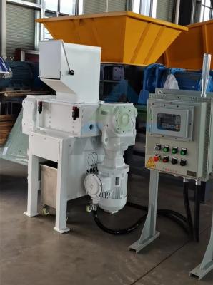 Chine 29400KG Poids Disque dur à quatre axes et déchiqueteur de pare-chocs pour le recyclage des pneus lourds à vendre