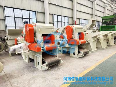 Chine Fabricants de matériaux de construction Machine à déchiqueter à double arbre pour le concassage et le broyage du bois à vendre
