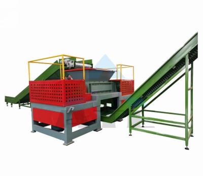 Chine Machine à déchiqueter à double arbre pour la déchiquettage des déchets métalliques dans la ligne de production de miettes de pneus à vendre