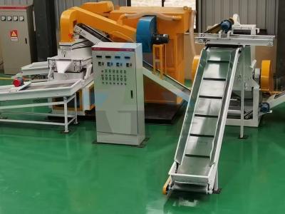 Κίνα 300-500kg/h χωρητικότητα Σκόρπισμα κόκκων σύρματος χαλκού για το διαχωρισμό πλαστικών και χαλκού προς πώληση