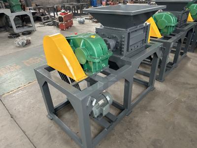 Chine Mini machine à déchiqueter des déchets métalliques multifonctionnels pour les magasins alimentaires et le recyclage du plastique à vendre