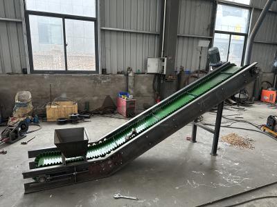 Chine Machine à déchiqueter à double arbre à puissance unique pour le recyclage domestique de plastique et de petits métaux à vendre