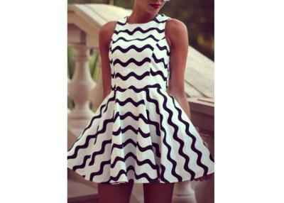 Cina L'abbigliamento senza maniche delle mini donne casuali di modo con la stampa di Chevron in vendita