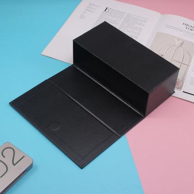 Cina Scatola di imballaggio vuota speciale in carta nera magnetica rettangolare con coperchio a ribalta in carta personalizzabile con logo in vendita
